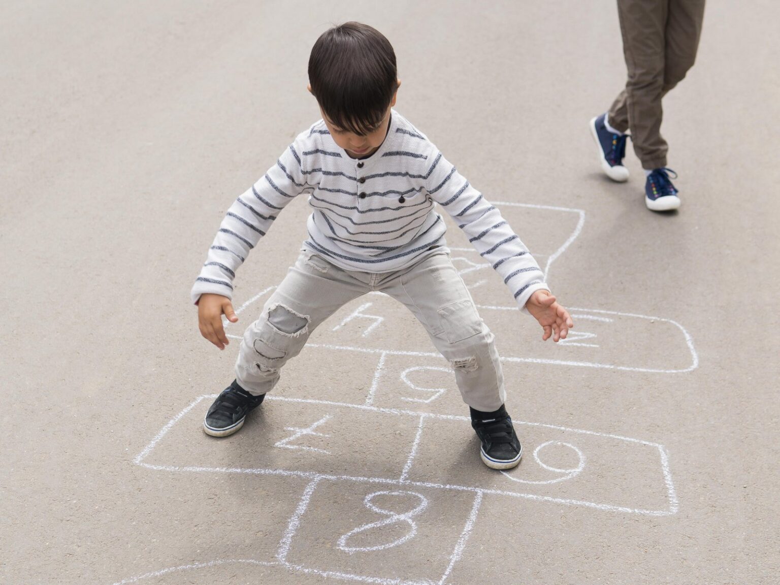 How to play hopscotch: The traditional rules, plus 6 fun variations to ...